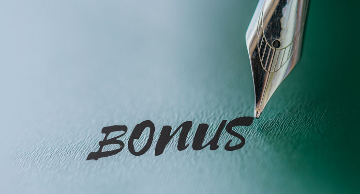 To Pay or Not to Pay: The Question of Signing Bonuses - STRATMOR Group